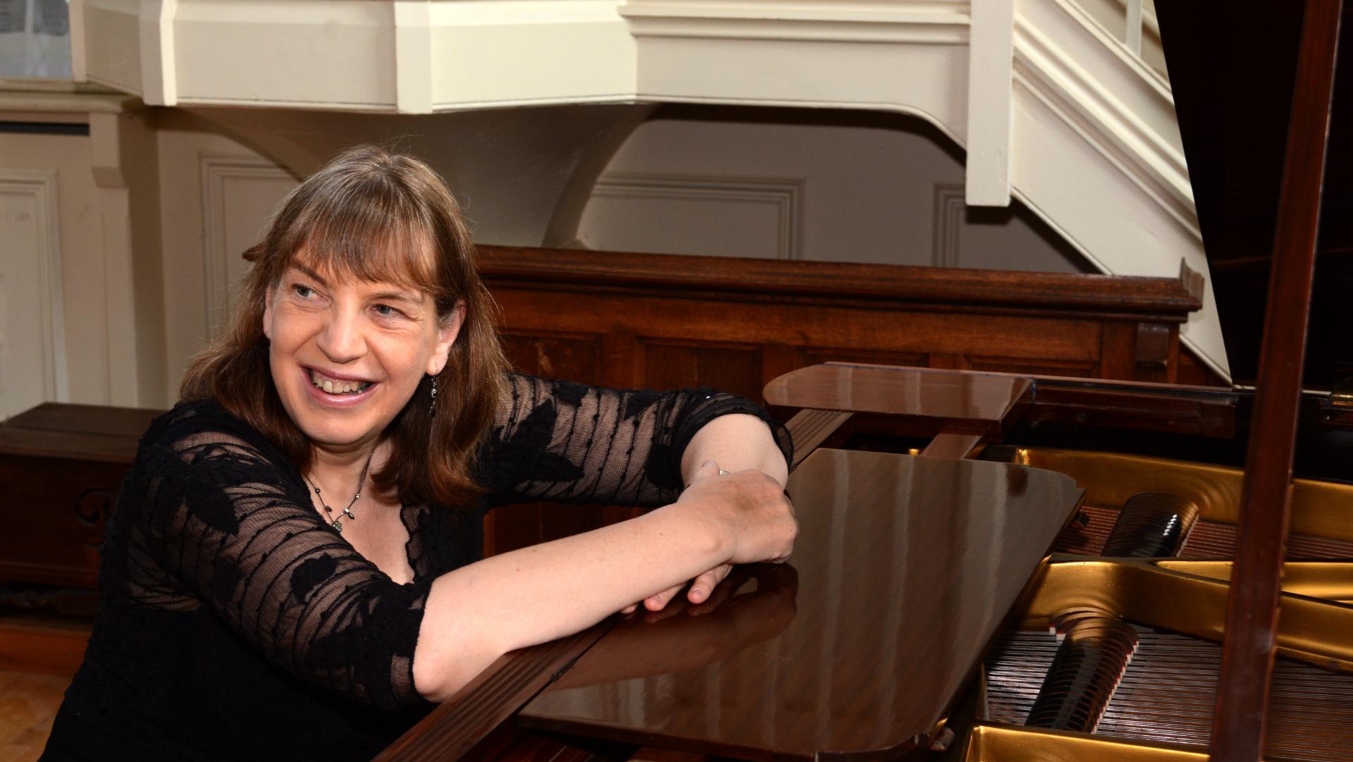 Anna Le Hair - Aylesbury Lunchtime Music